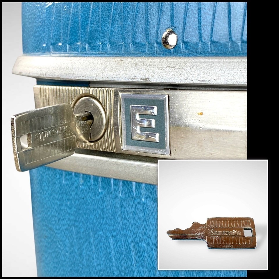 Samsonite Horizon Blue Train Case Cosmetic Travel Luggage with Key ...