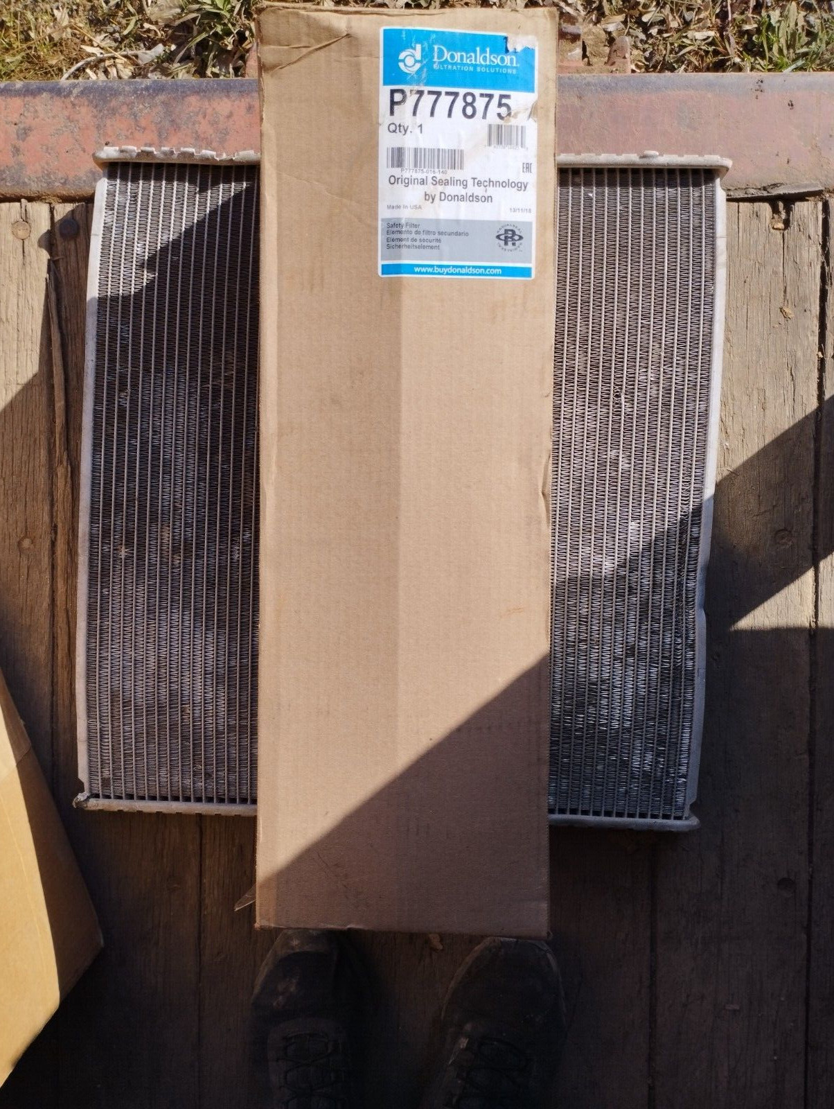 DONALDSON P777875 - Air filter cross reference