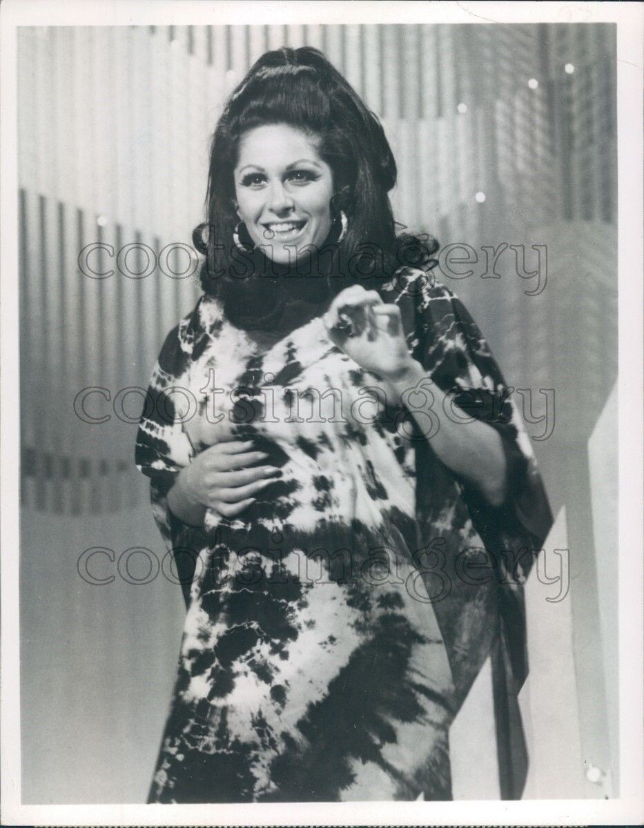 Lainie Kazan 1960s GroovyHistory | Singer/actress Lainie Kazan, 1970.
