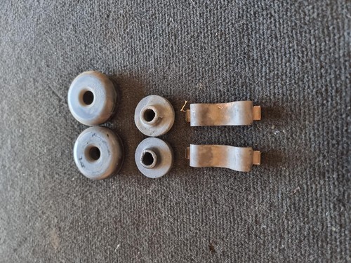 VT-VX-VY-VZ RADIATOR RUBBERS AND MOUNTING CLIPS #45192 | eBay Australia