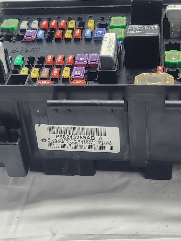 2015 Dodge Ram 1500 OEM Fusebox Totally Integrated Power Module TIPM ...