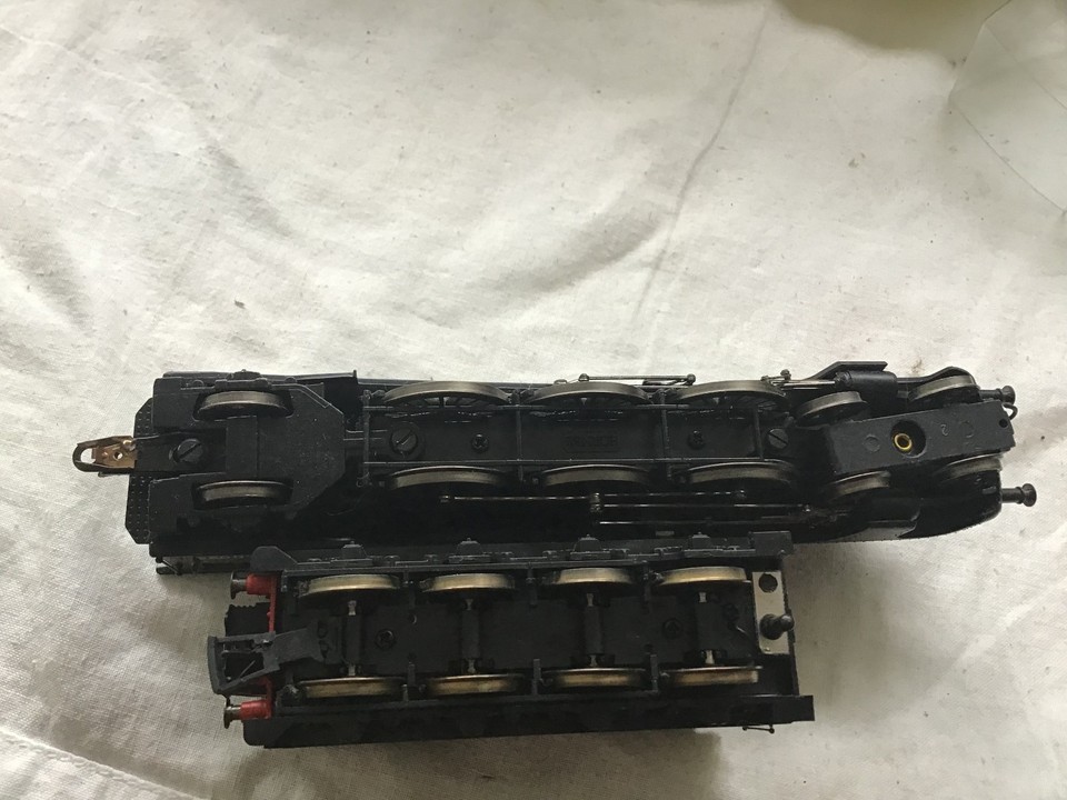 HORNBY OO GAUGE CLASS A4 FALCON 60025 LOCOMOTIVE WITH INCORRECT TENDER ...