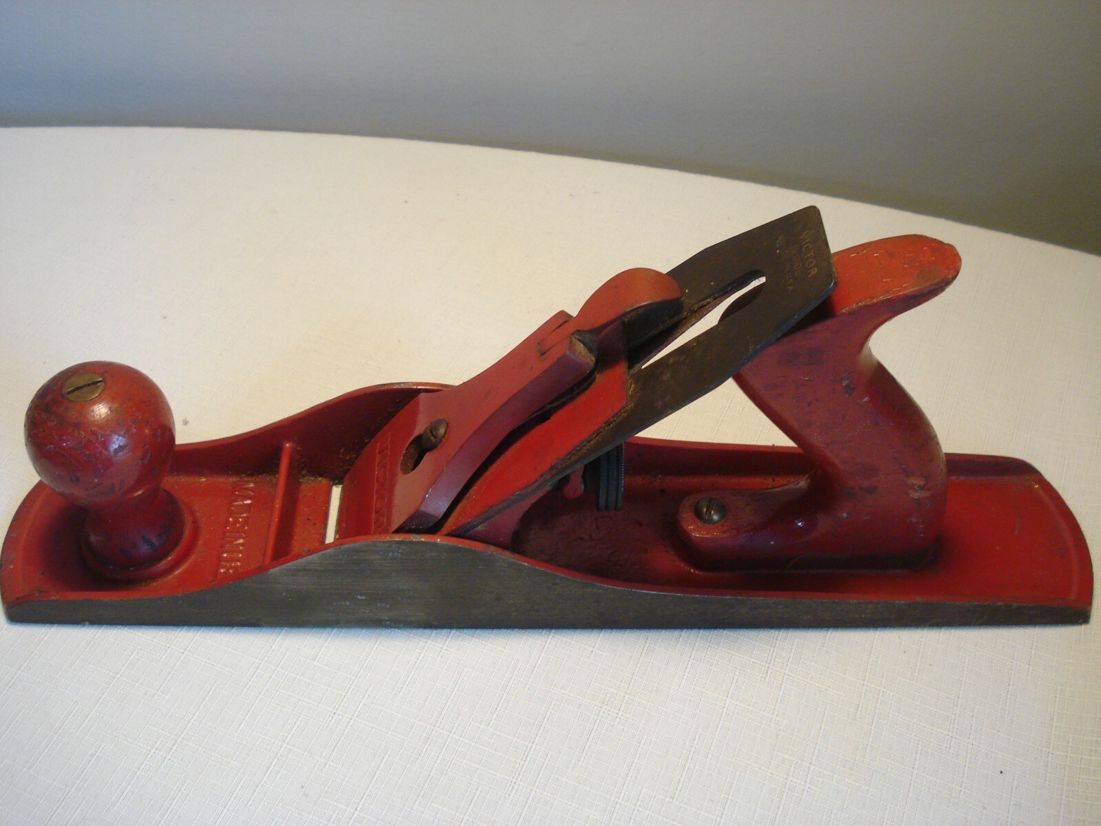 Vintage...Red...14"...Victor...Hand...Wood...Planer...Model..1105...U.S ...