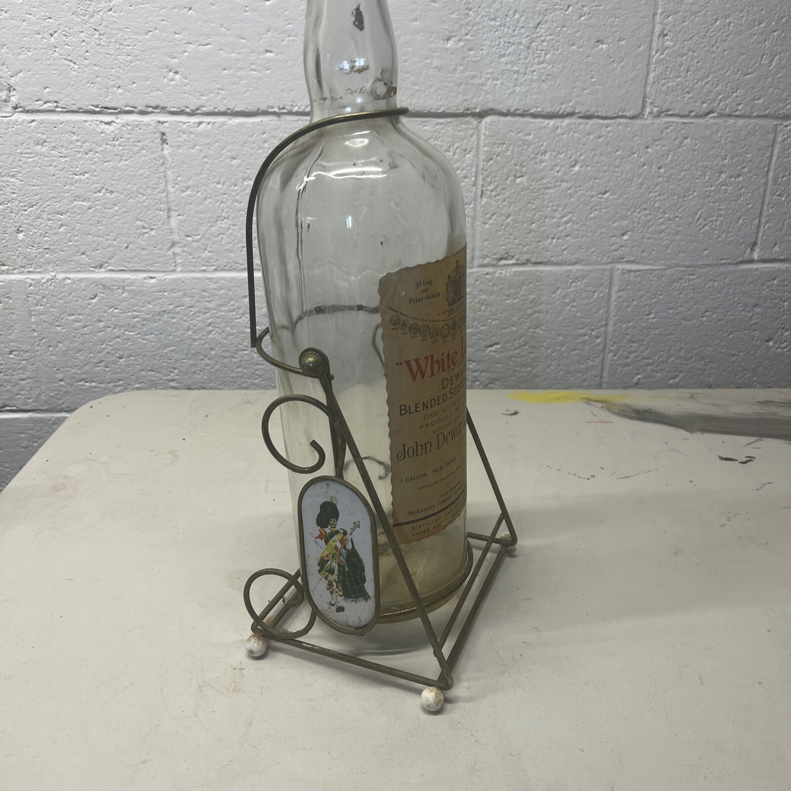 White Label Dewar's Fine scotch whisky Large bottle swing cradle empty ...