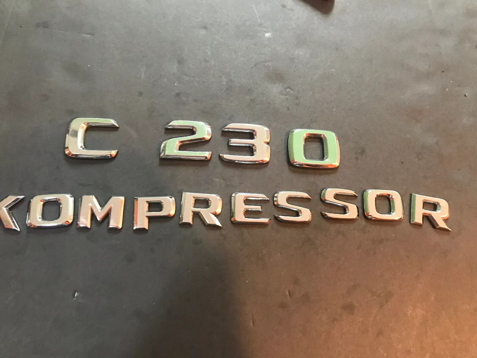 01-07 M-BENZ C230 C320 KOMPRESSOR EMBLEM REAR TRUNK LOGO LETTERS ...