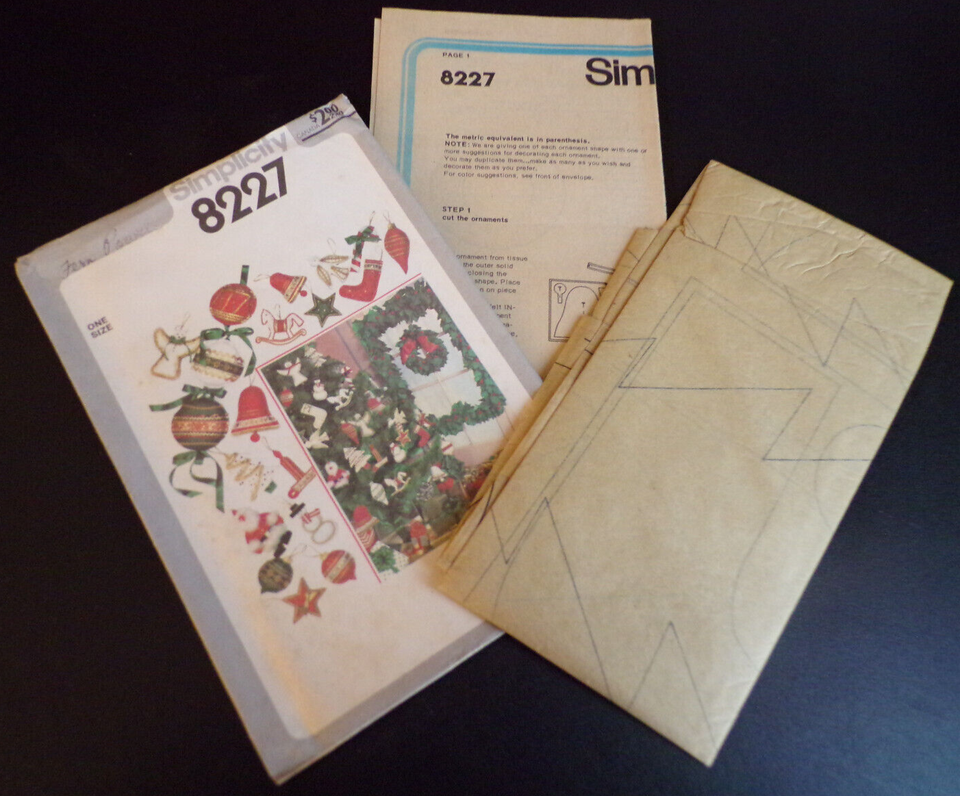 Simplicity Sewing Pattern 8227 Christmas Wreath Holly Garland Ornaments ...