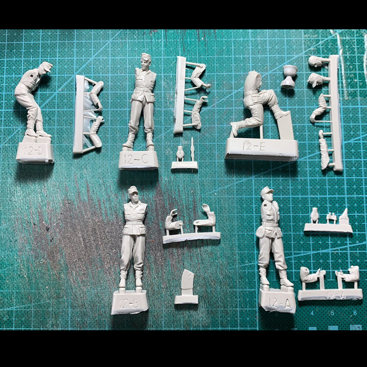 1/35 Resin WWII German artillery Crew 5 Soldiers unpainted unassembled ...