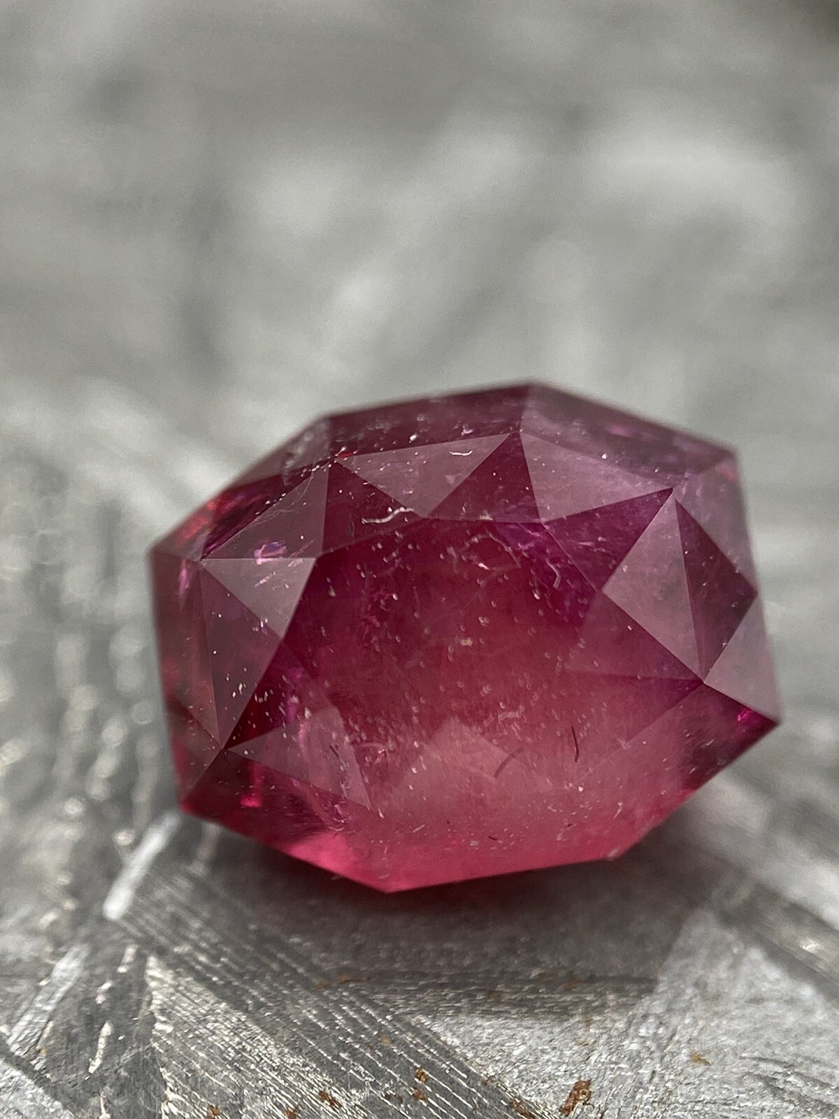 1.83ct Red Beryl Gemstone | eBay
