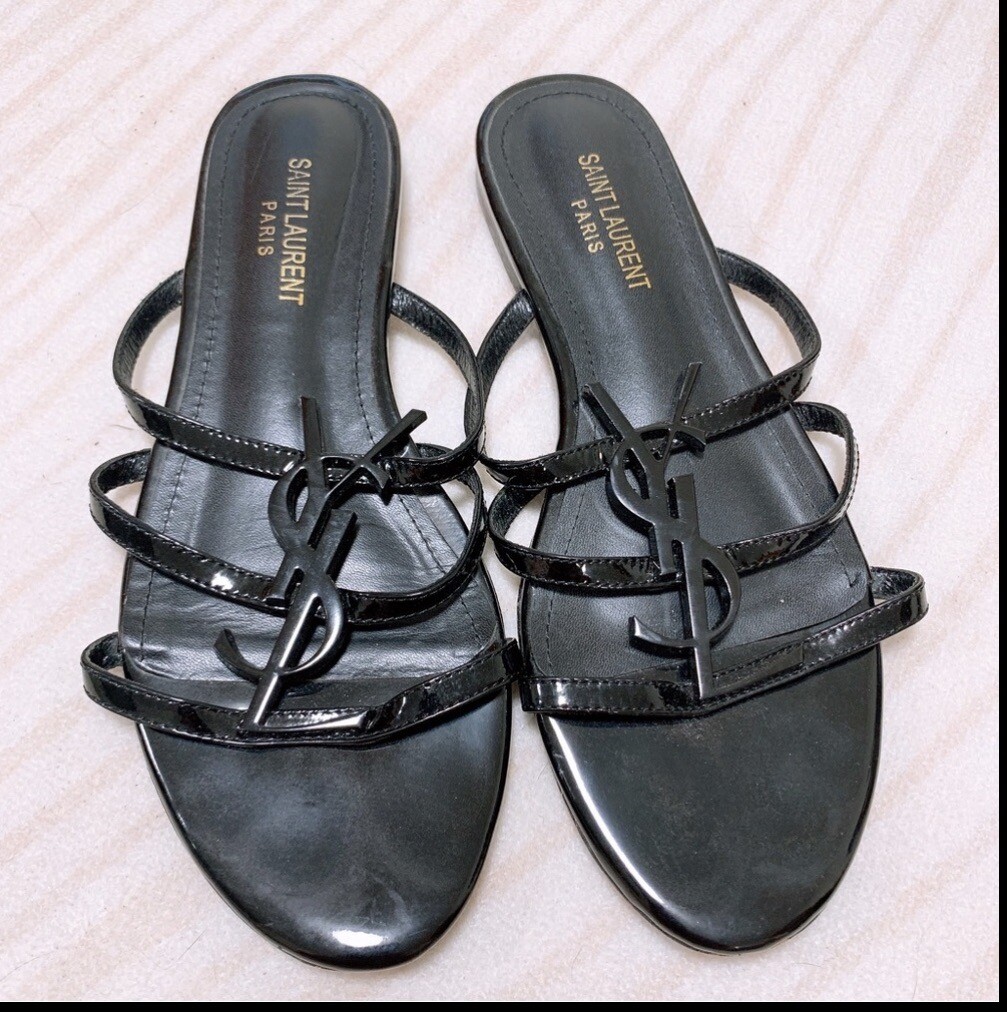 YSL Black Leather Slippers US 38 - Gem