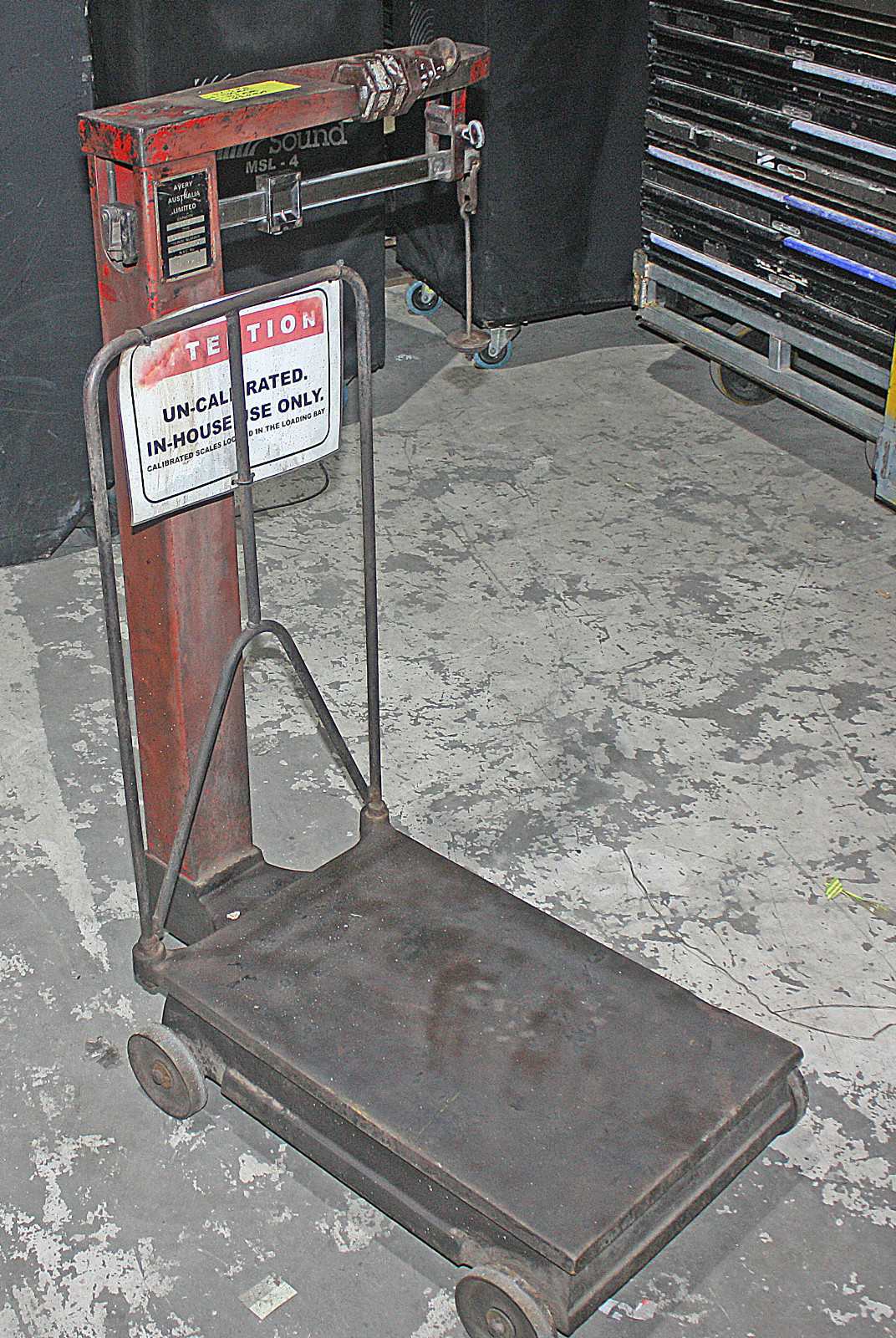 Vintage Avery Mobile Beam Scale with Weights 3901 AAG 250Kg Capacity ...