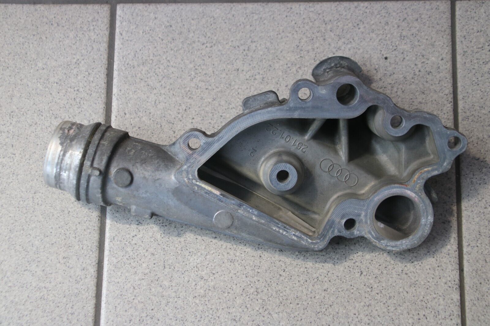AUDI A8 D4 4H 3,0 TFSI CRE/CREC ENGINE COOLANT HOUSING COVER ...