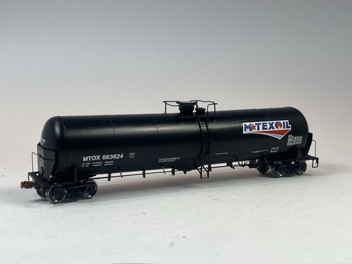 CDH HO Scale Custom Weathered Lot ScaleTrains SXT MTEXOIL Landman 31K ...