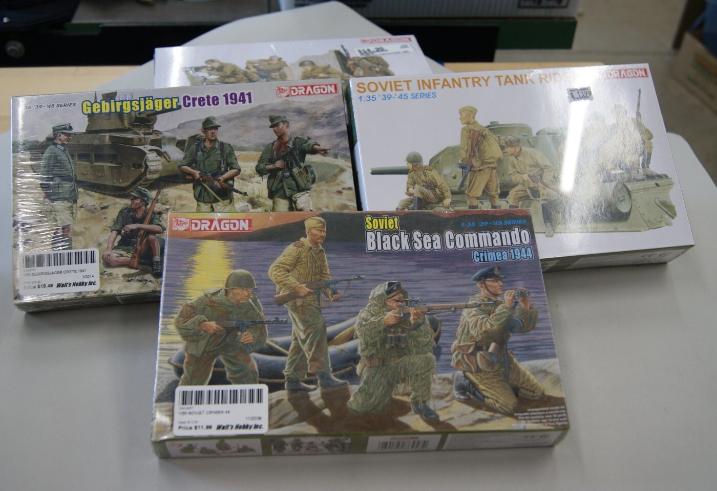 Lot 5 DRAGON Soviet etc.. Figure MODELS 1/35, 6016 3005 6197 6457 6757 ...