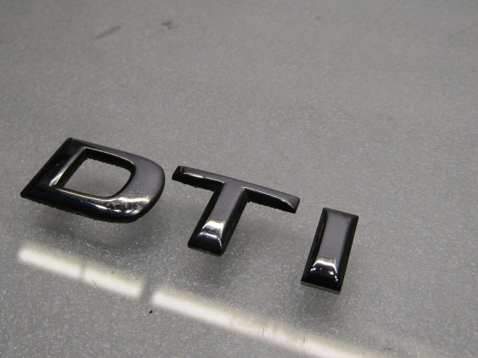 Vauxhall Opel Vectra C pre-facelift 02-05 rear DTI badge logo letters ...