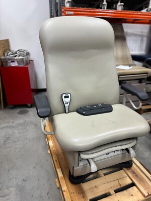 Midmark 625-004 Barrier Free Exam Table W/ Wireless Foot Switch AND ...