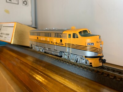 BRASS Oriental D. & R.G.W. EMD F7A Diesel Loco #5744 Factory Painted H ...