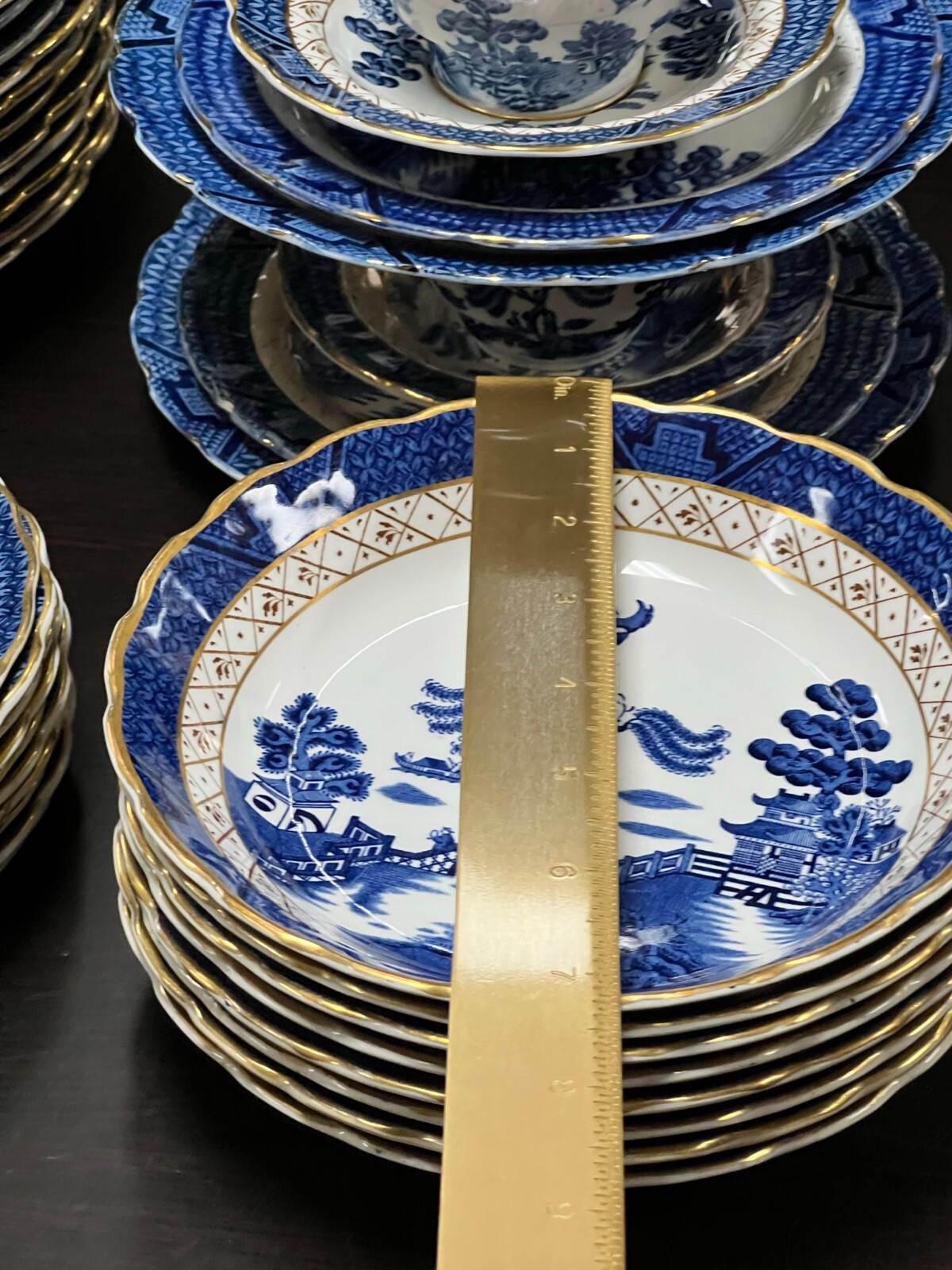 HUGE ANTIQUE SET “Real Old Willow” Dinner Set. 128 Pieces | eBay