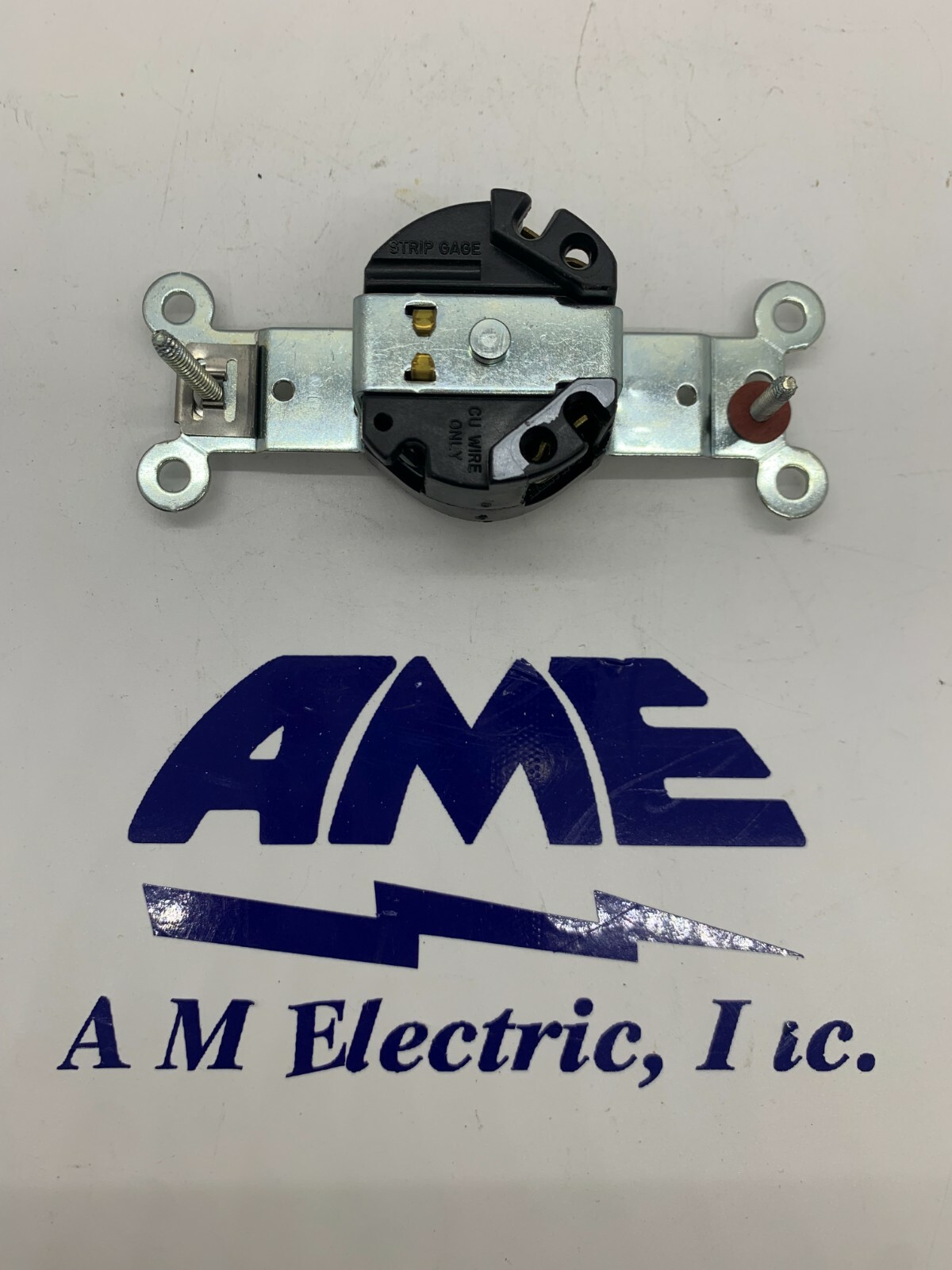 Hubbell HBL4710 Twist-Lock Single Receptacle 15A, 125V, 2 Pole, 3 (I-6 ...