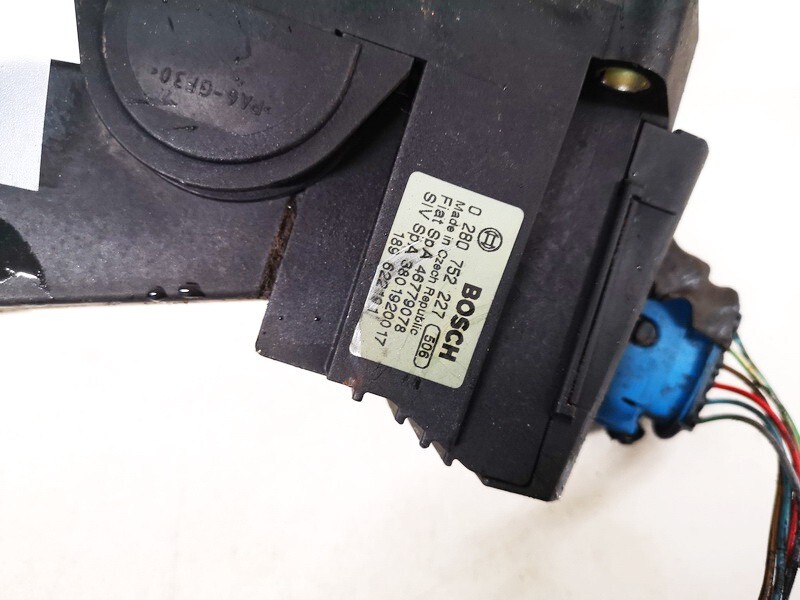 0280752227 46779078 3801920017 Accelerator throttle pedal (poten ...