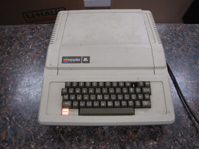 1978 Apple IIe Computer A2S1048 w/Disk II Interface & Language Card 670 ...
