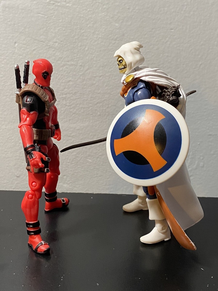 Deadpool Vs Taskmaster Toy