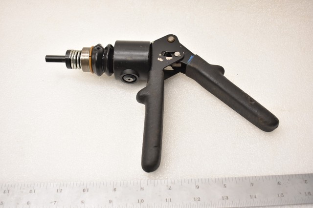 FSI D100 D-100 Blind Rivet Fastener Hand Installation Gun for sale ...
