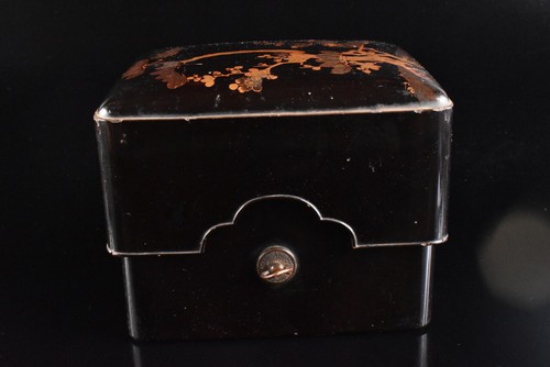 R1854: Japanese Wooden Lacquer ware Flower gold lacquer pattern ...