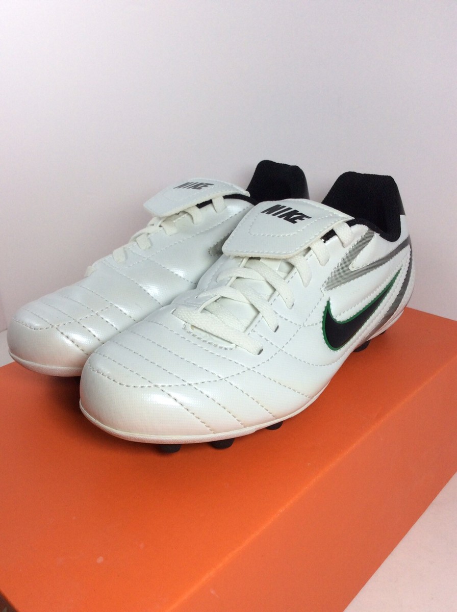 Jr Nike Marquis FG-R, Size 1 1/2Y, Cleats MTLC Summit White Jr Nike Marquis FG-R, Size 1 1/2Y, Cleats MTLC Summit White
