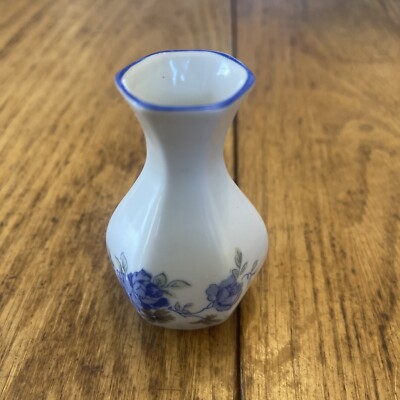 Leart Brazilian Porcelain Small Bud Vase Colonial Blue White W Rose Vtg ...