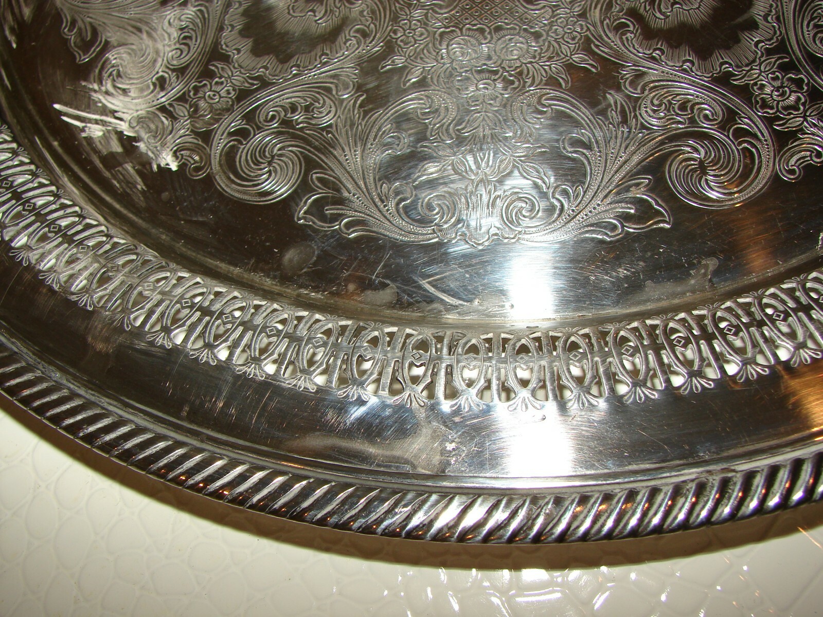 Vintage WA Rogers #162 Round Silver Plated Pierced Serving Beverage ...