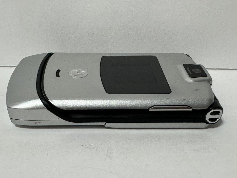 Motorola RAZR V3m Silver Cellular Flip Phone - Verizon Tested - Bad ...