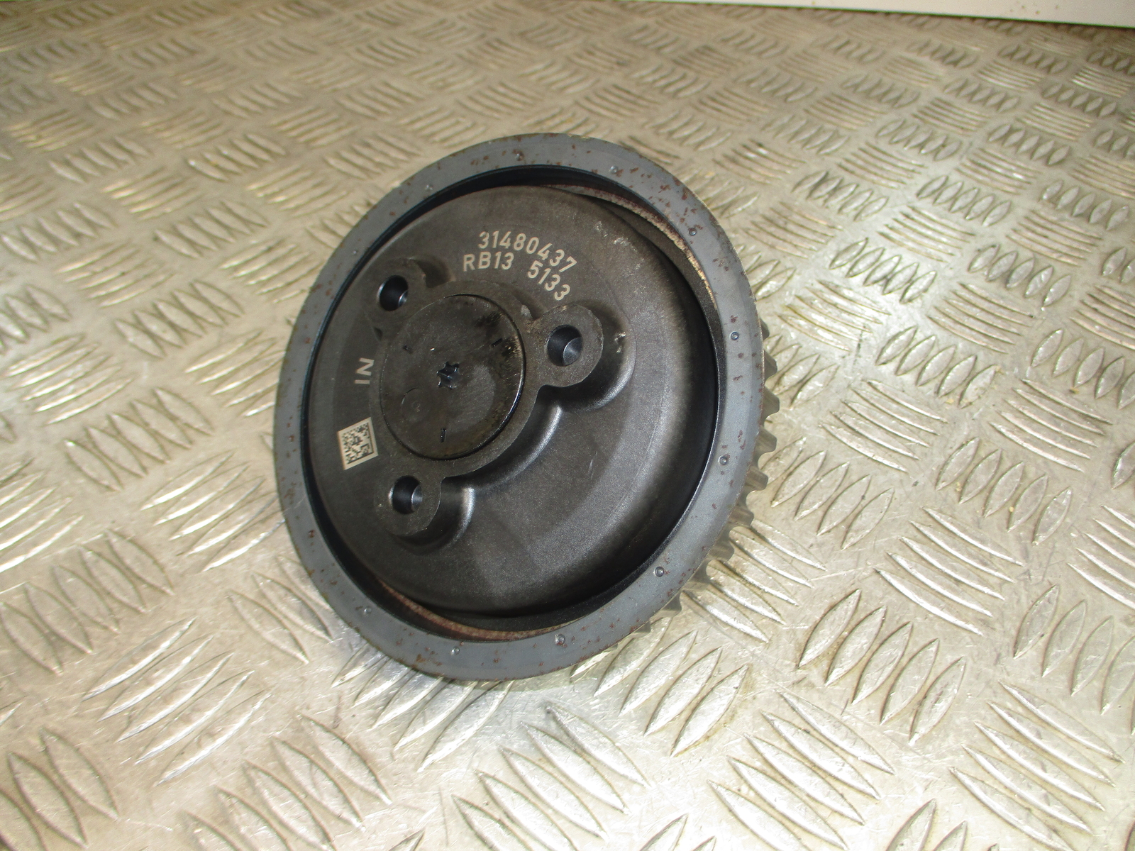 2018 Volvo V40 2.0 Petrol B4204T37. Inlet Camshaft Gear/Sprocket ...