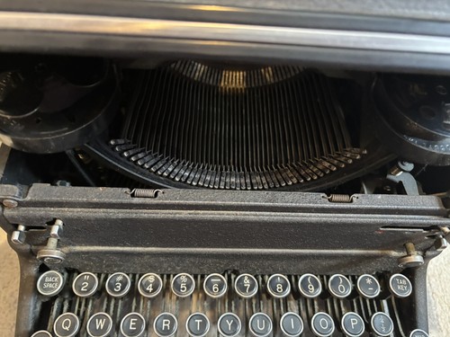 * RARE * Antique 1930s/40s Royal Typewriter Black Vintage No Missing ...
