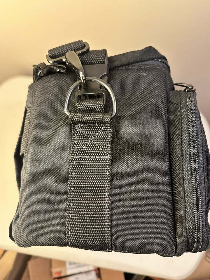 Classic Tamrac Professional Black Camera Bag with Shoulder and opt ...