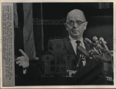 1968 Press Photo Georgia Governor Lester Maddox makes announcement in ...