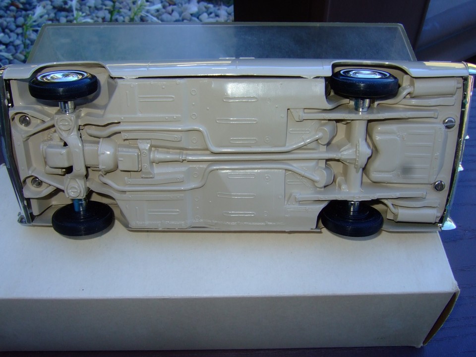 1/25th Scale 1965 Continental-TIISUE-BOX-EXCELLENT- | eBay