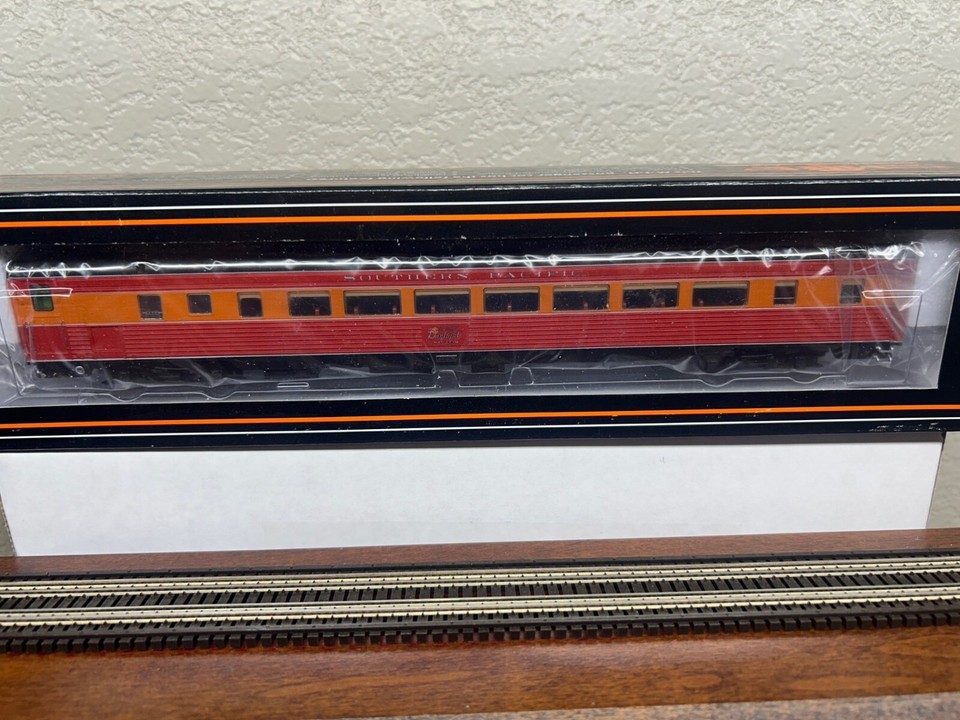 SOUTHERN PACIFIC - DAYLIGHT PASSENGER COACH w/INTERIOR LEDs - MTH HO ...