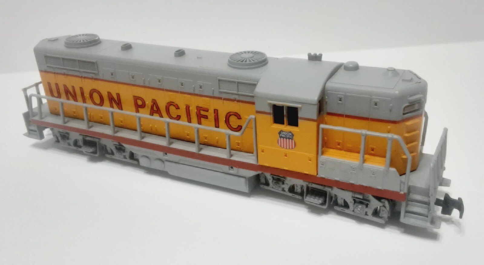Vintage HO Scale LOCOMOTIVE AHM UNION PACIFIC RSO-NN04 Made in ...