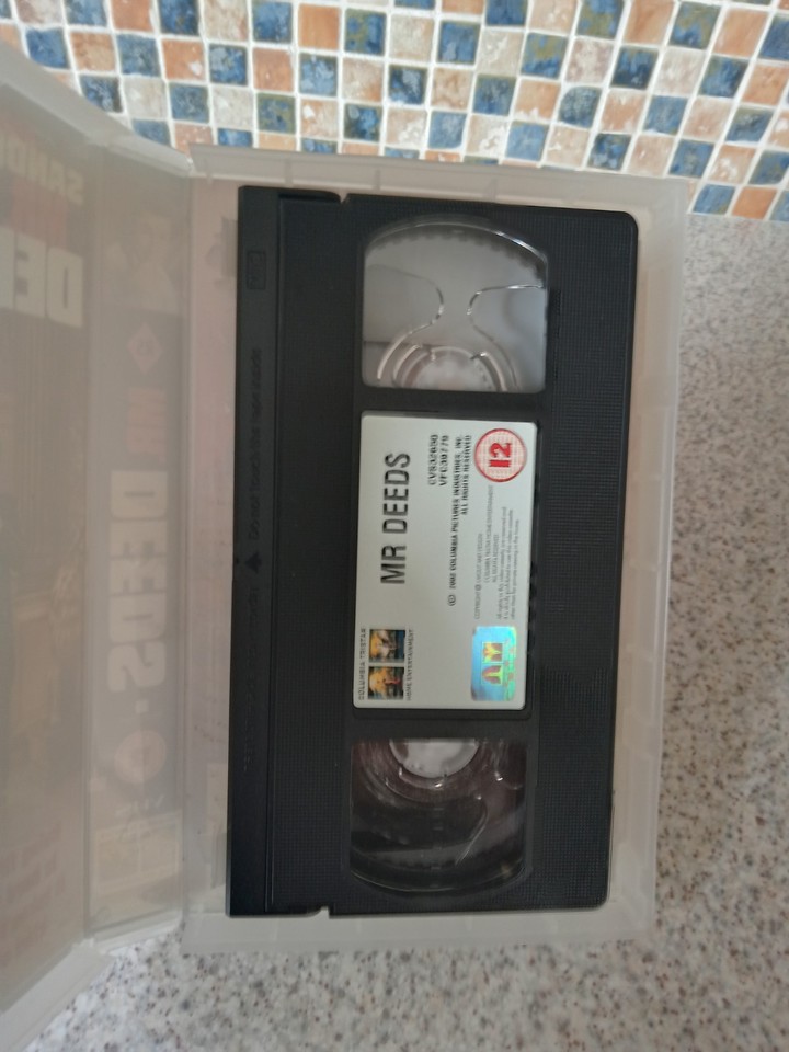 MR DEEDS Big Box VHS Video Tape 2002 ADAM SANDLER WINONA RYDER JARED ...