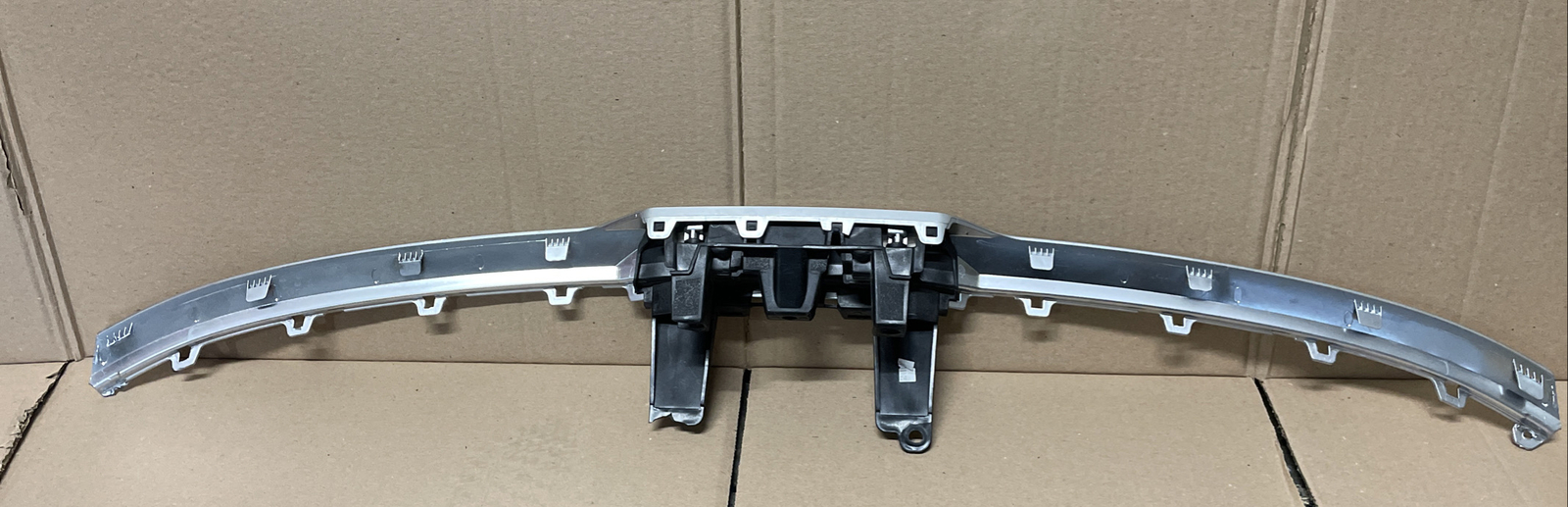 2020 2021 2022 Kia Seltos Radiator Grille Molding 86377-Q5010 OEM for ...