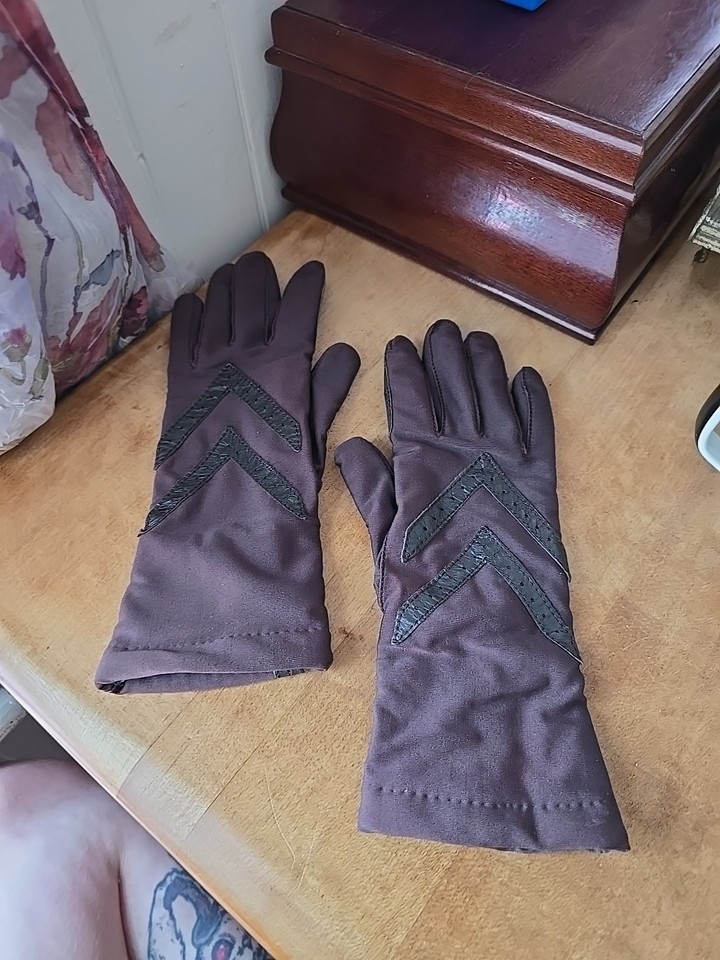 Vintage Isotoner Women's Woolite Driving Gloves Brown One Size Nylon ...