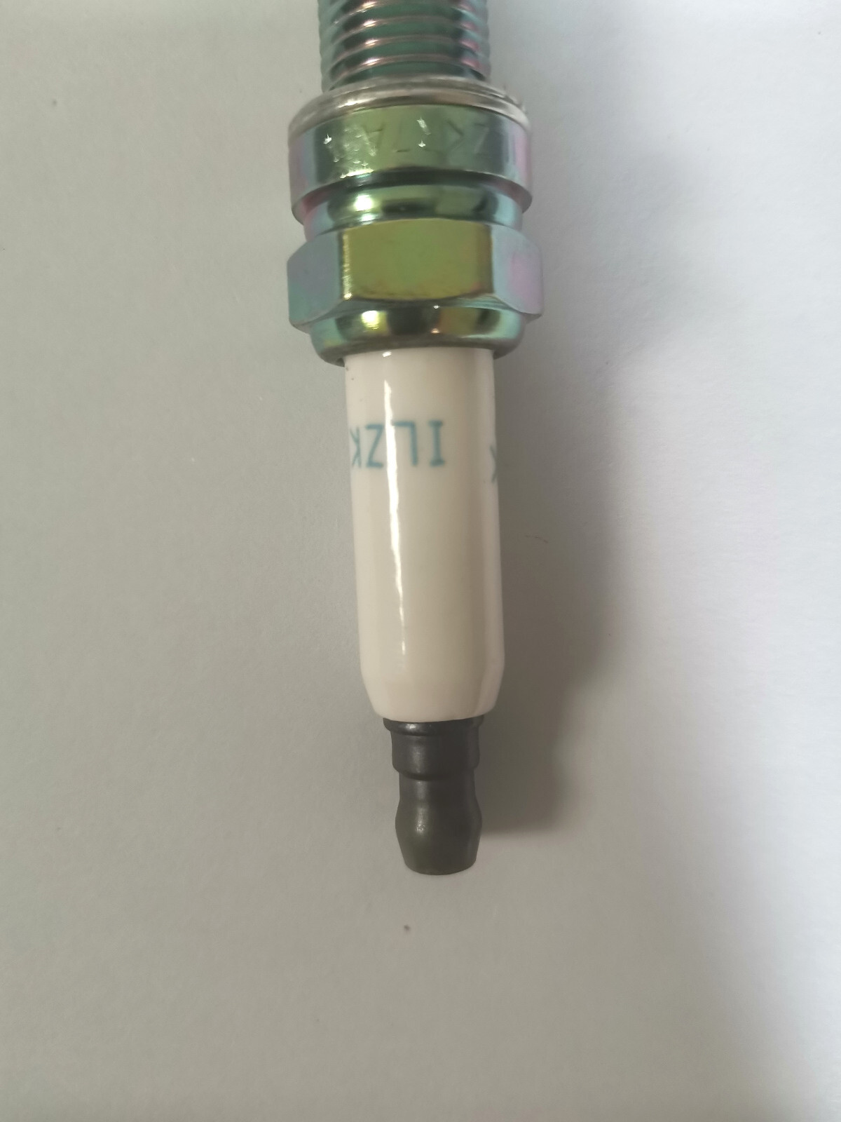 8x Spark Plugs 101905622 ILZKR7A for VW Touareg Phaeton Passat Audi Q7 ...