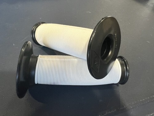! VINTAGE FUAN OLD SCHOOL NOS BLACK WHITE BMX BICYCLE GRIPS DB GT ...