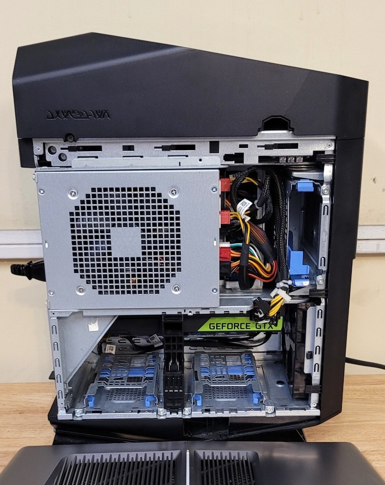 Alienware Aurora R6 GAMING Computer -1TB, 16GB RAM, i7-7700K, GeForce ...