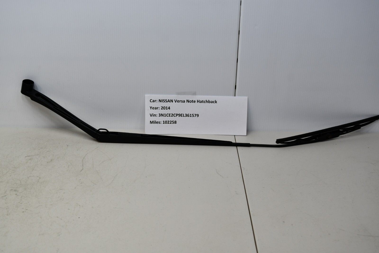 2014 NISSAN VERSA Front Windshield Wiper Arm with Blade 28881-JB10A OEM ...