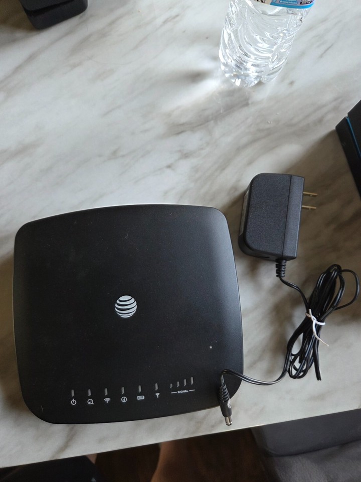 ATT Wireless Internet Router Modem IFWA-40 Hotspot Used & Working See ...