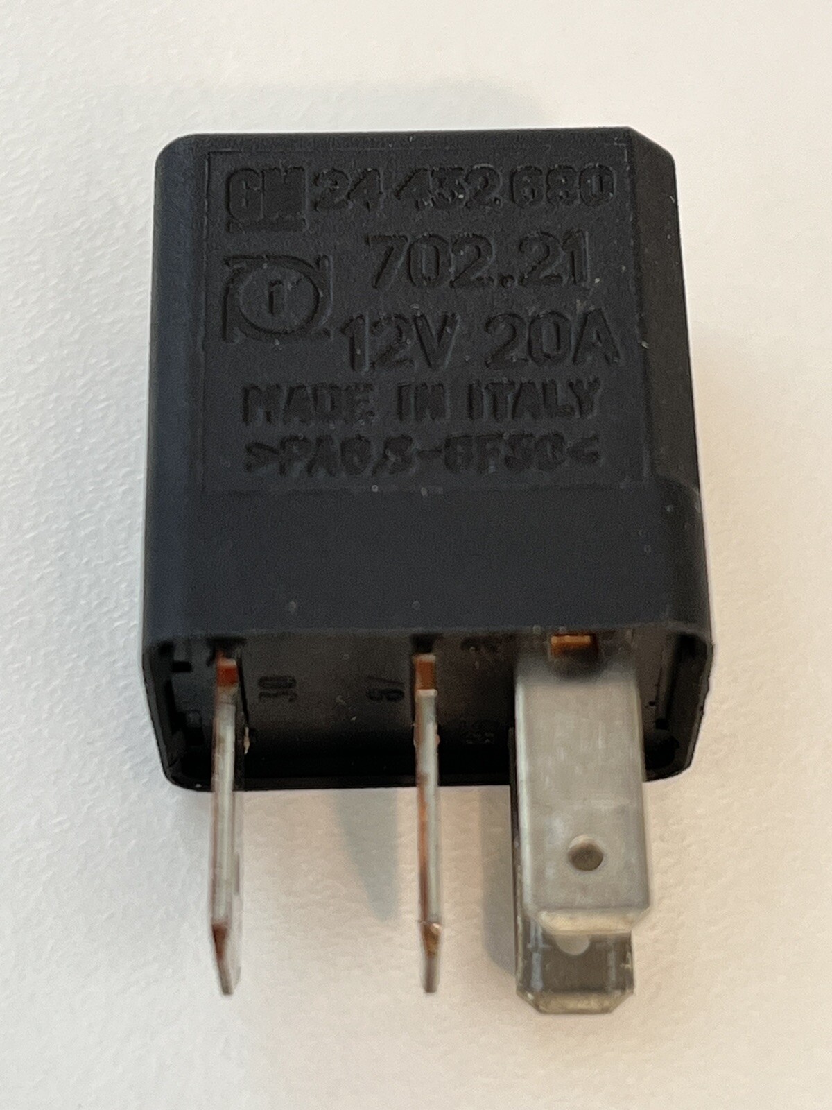 *GENUINE GM 4 BLADE TERMINAL 12V 20A RELAY BLACK 24432680 / 702.21 ...