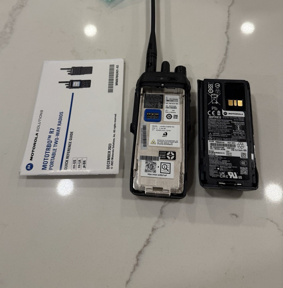 Motorola R7 Two-Way Digital Radio MOTOTRBO R7 8/900 Mhz - 4W FKP !!! | eBay