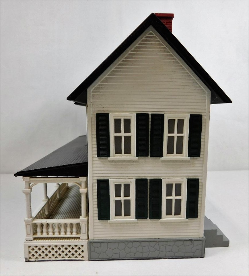 MTH 30-90053 Country House #4 White /dk Green Lightd 2story Farm House ...