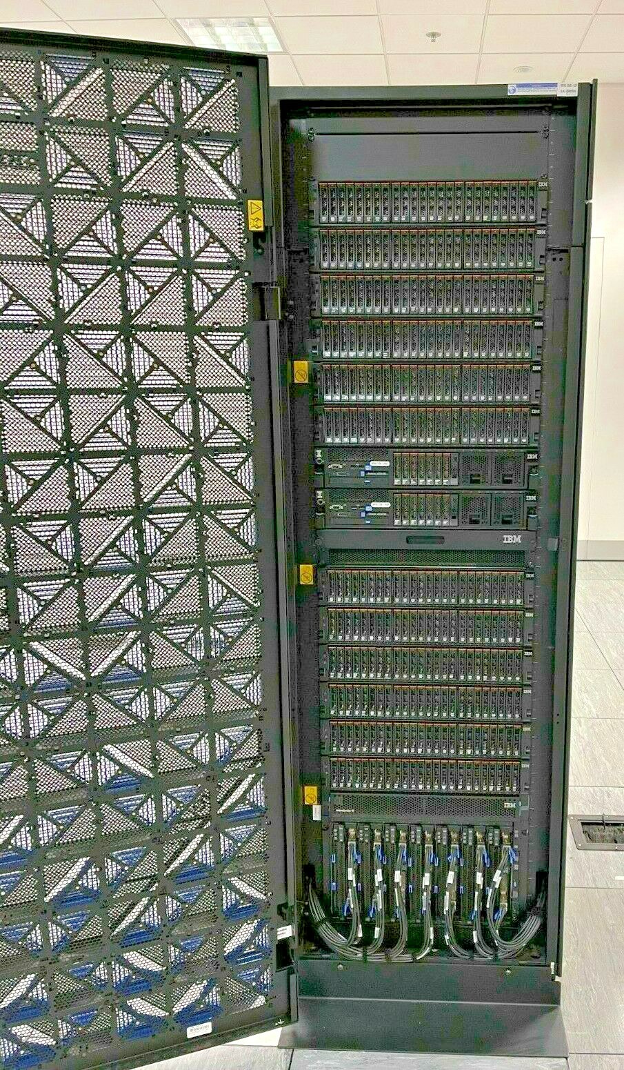 IBM Netezza Pure Data 3565/ED1 Storage EXP2524 172.8TB Enclosure ...